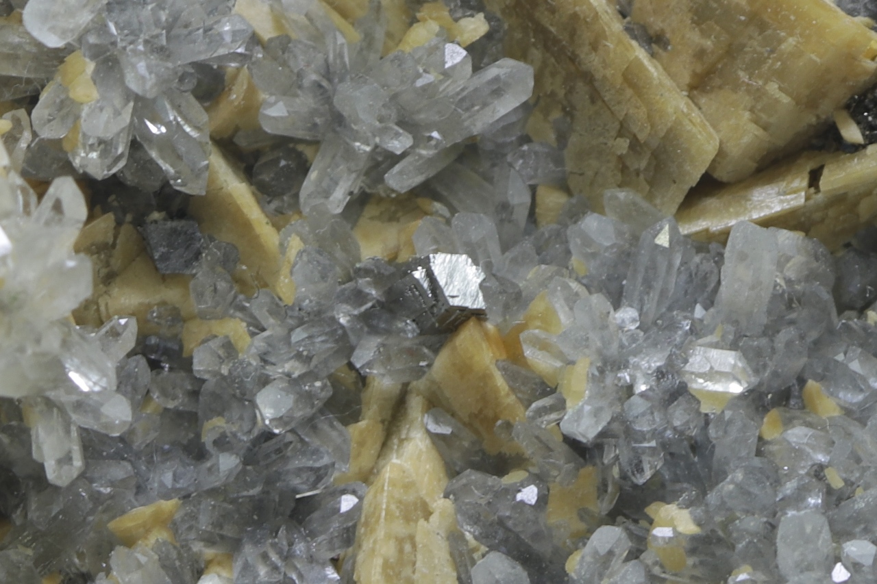 Arsenopyrit, siderit, křemen